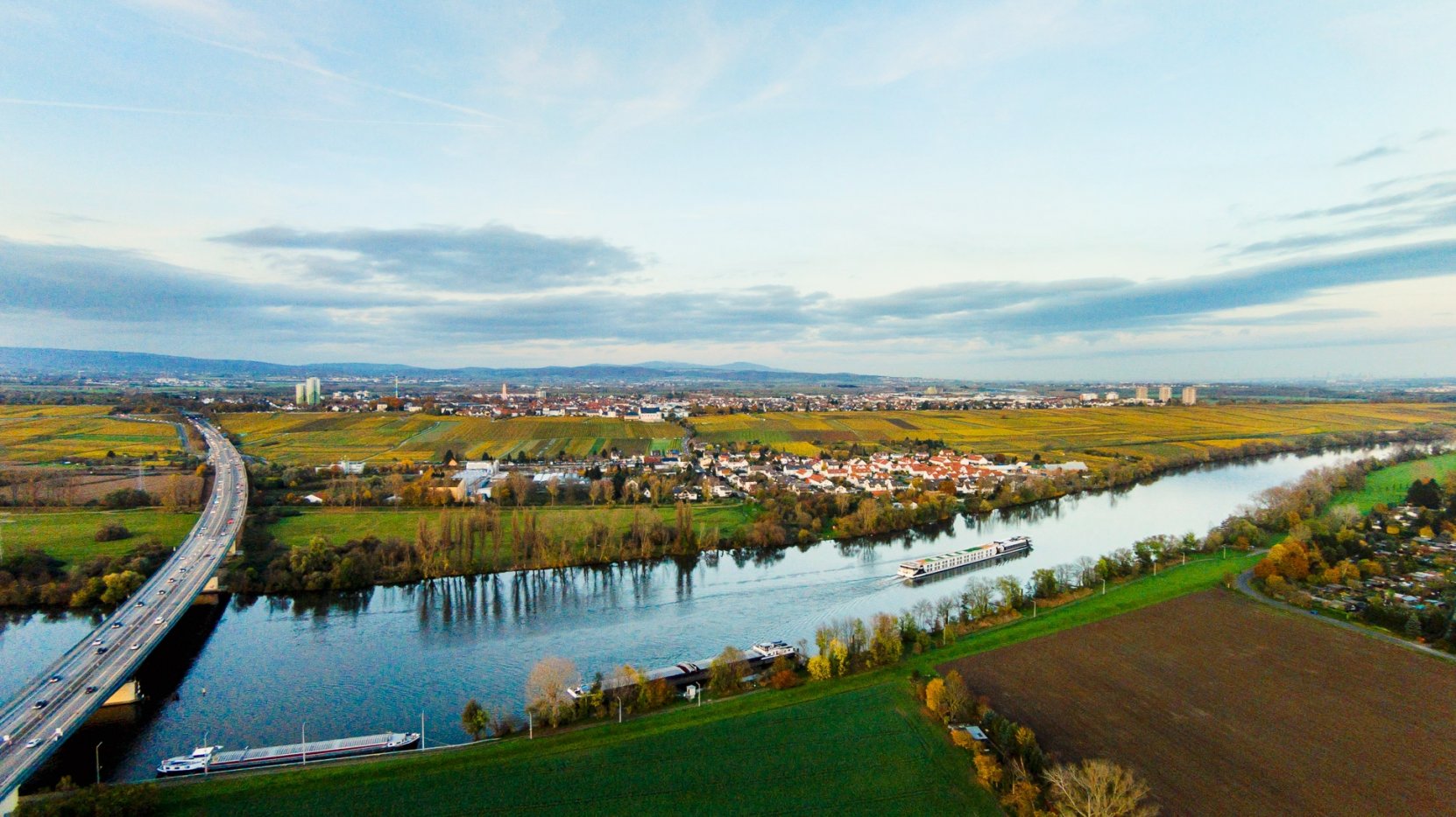 Luftbild Hochheim am Main | VONGANZOBEN Luftbildfotografie | Der ...